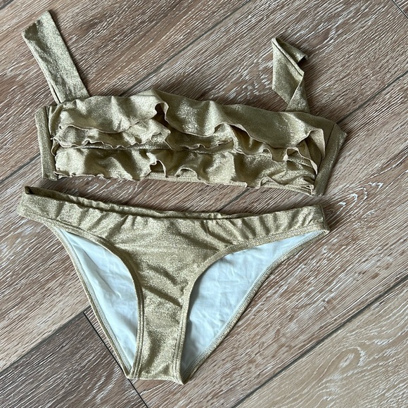 Ondademar Swim Gold Bikini With Strapless Top And Bottom Provides